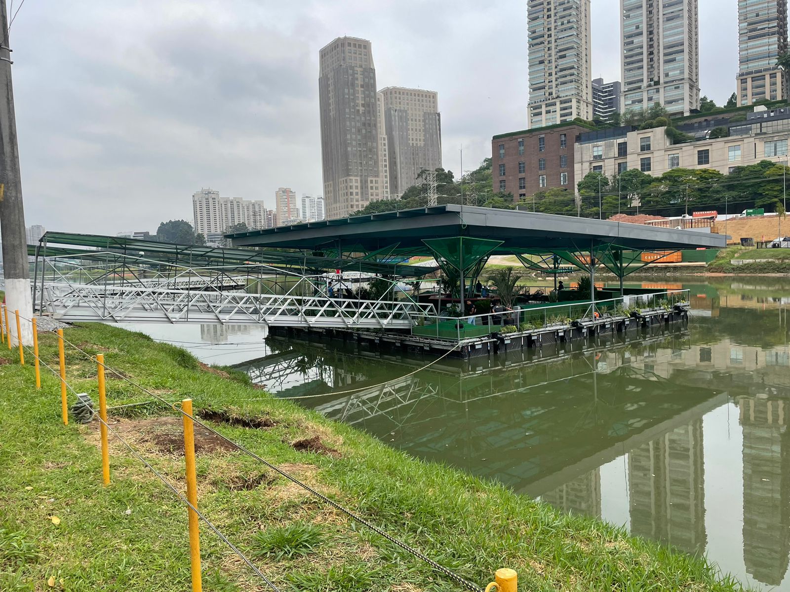 FLOATING BAR – BAR FLUTUANTE RIO PINHEIROS – SP - extratech ...